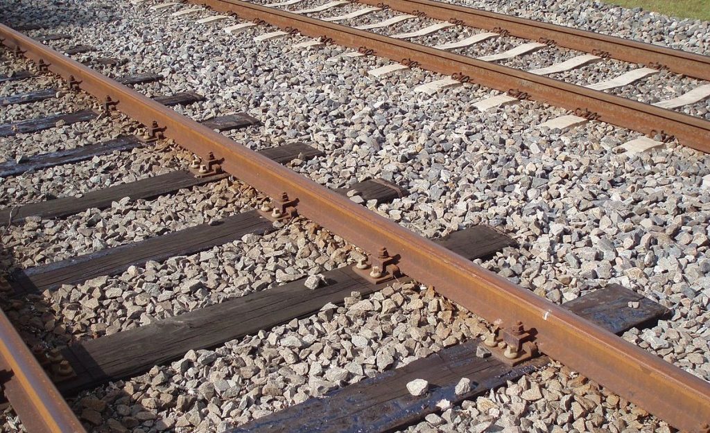 CFR CUMPARA TRAVERSE DE LEMN – Llicitatie deschisa de 1,3 milioane lei ...