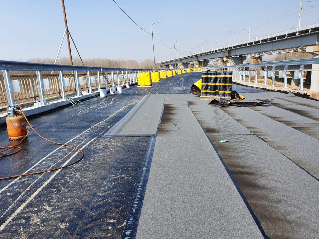 CONTINUA LUCRARILE DE REABILITARE LA PODURILE PESTE DUNARE ...